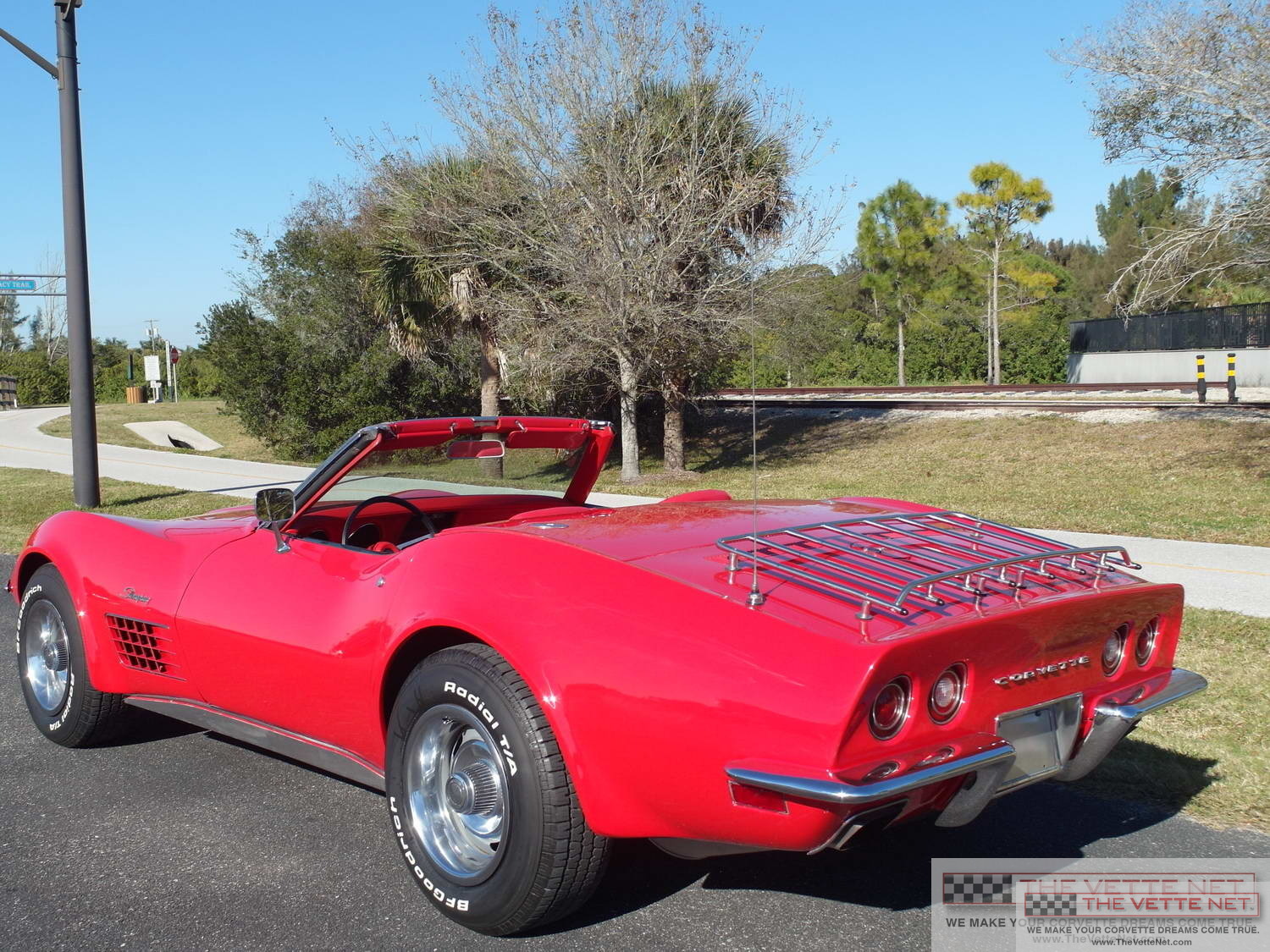 TheVetteNet.com - 1971 Corvette Convertible Mille Miglia Red