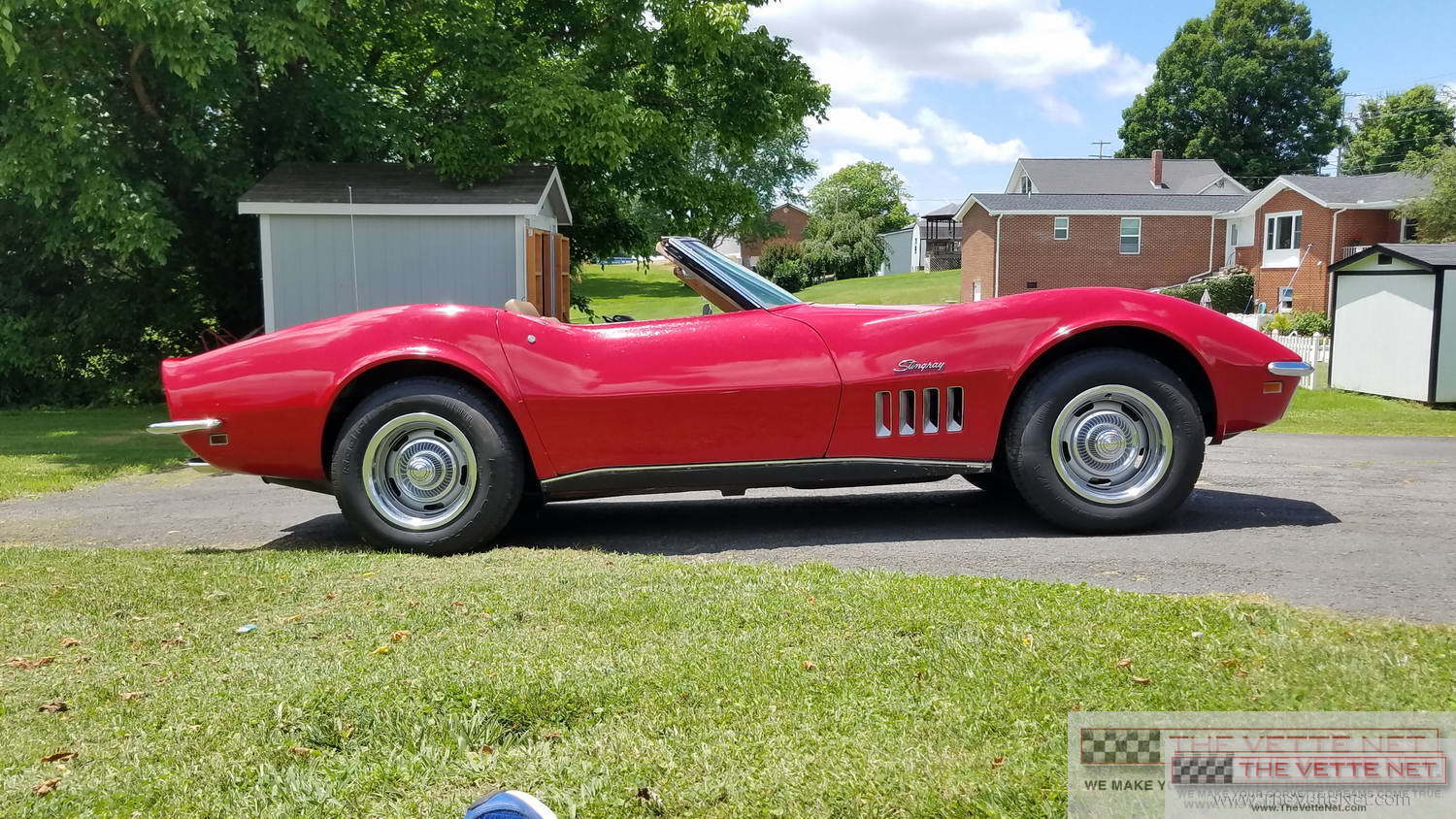TheVetteNet.com - 1969 Corvette Convertible Red
