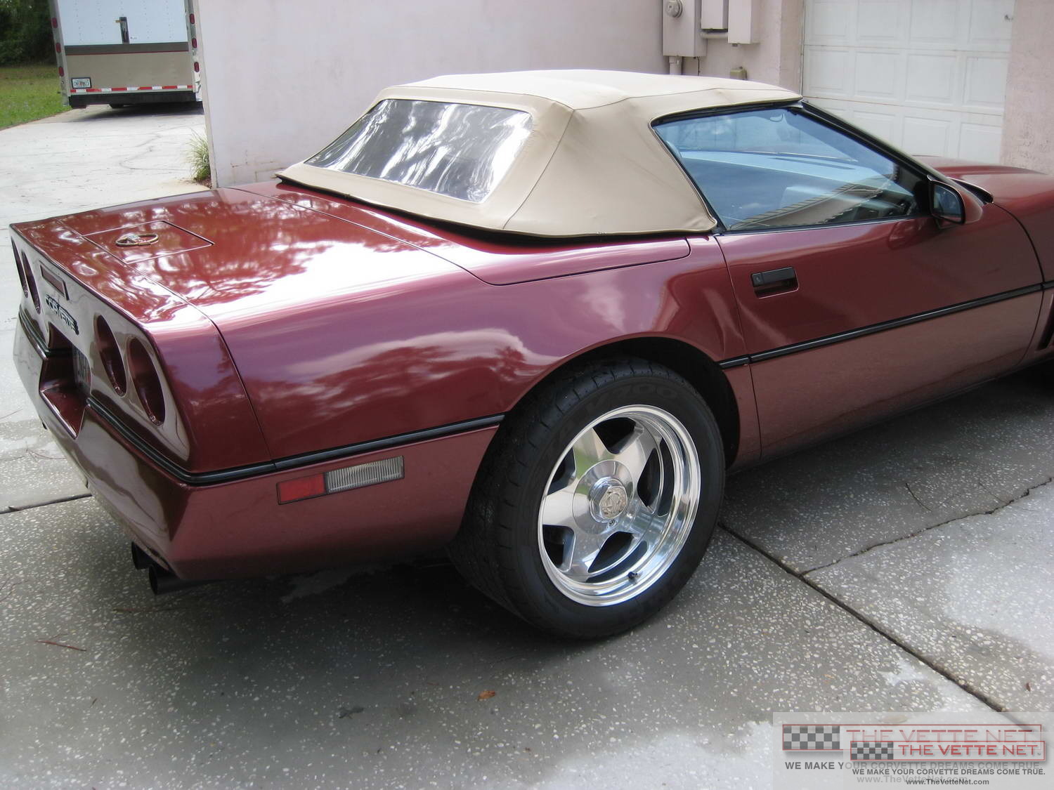 TheVetteNet.com - 1987 Corvette Convertible Dark Red Metallic