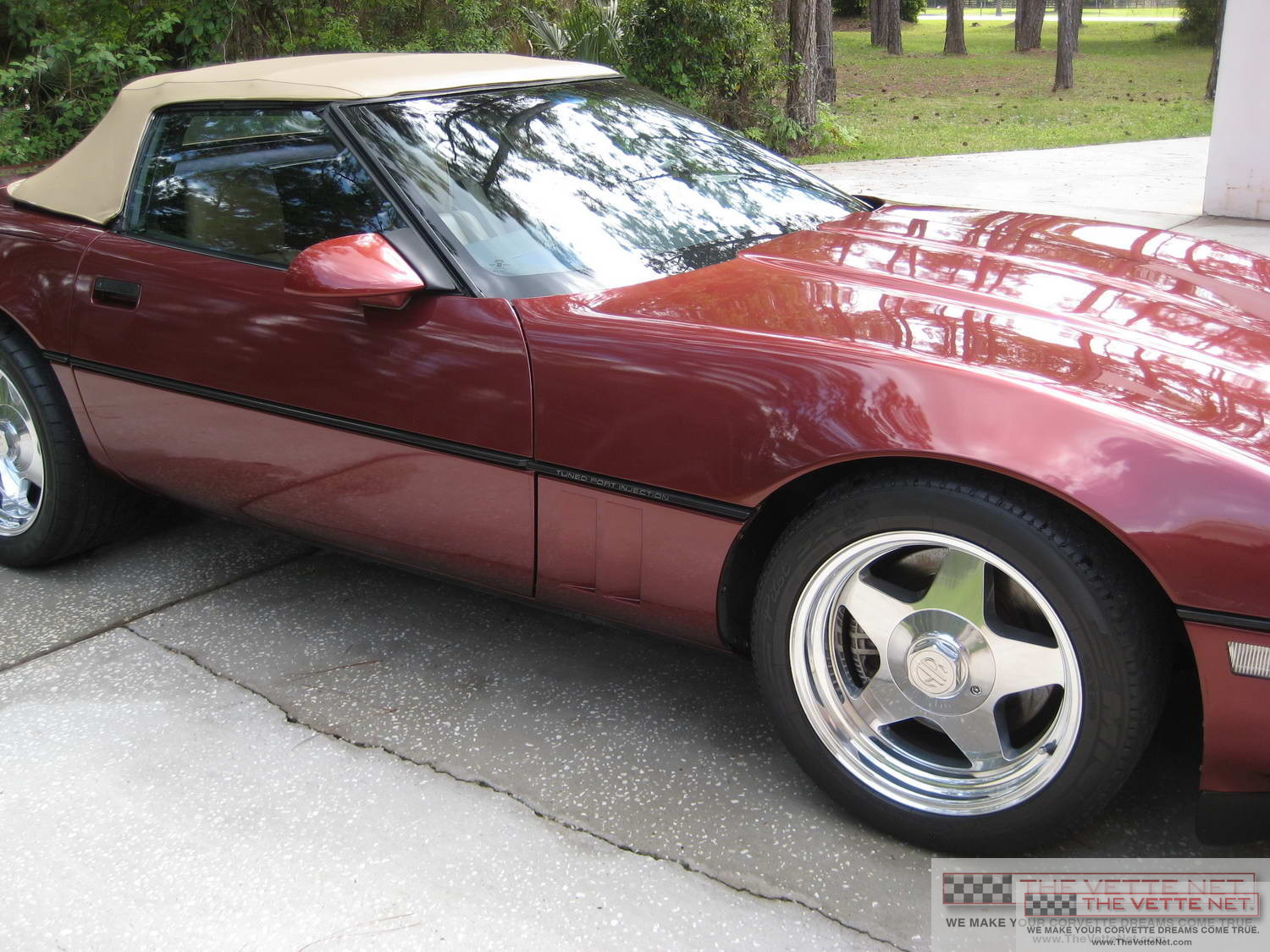 TheVetteNet.com - 1987 Corvette Convertible Dark Red Metallic