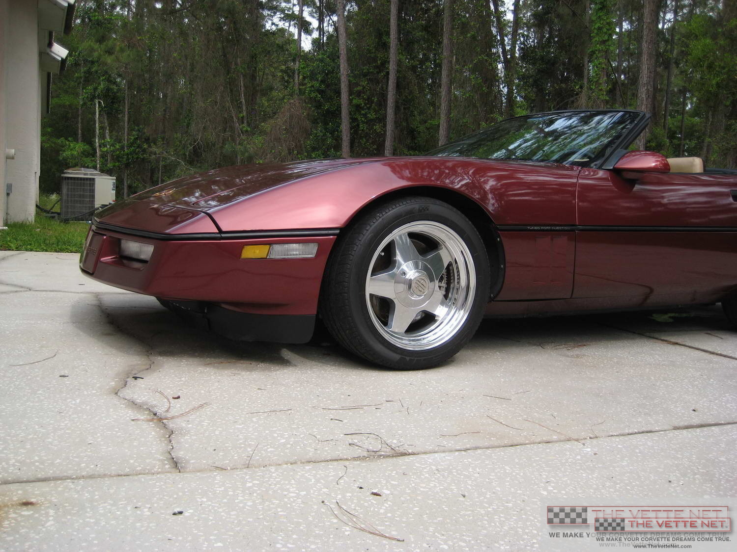 TheVetteNet.com - 1987 Corvette Convertible Dark Red Metallic