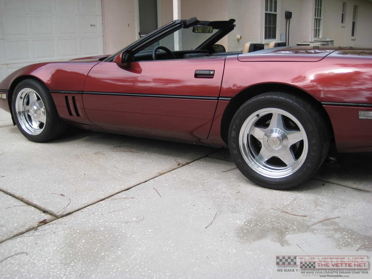 TheVetteNet.com - 1987 Corvette Convertible Dark Red Metallic