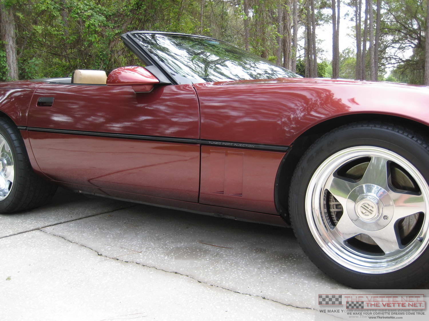 TheVetteNet.com - 1987 Corvette Convertible Dark Red Metallic