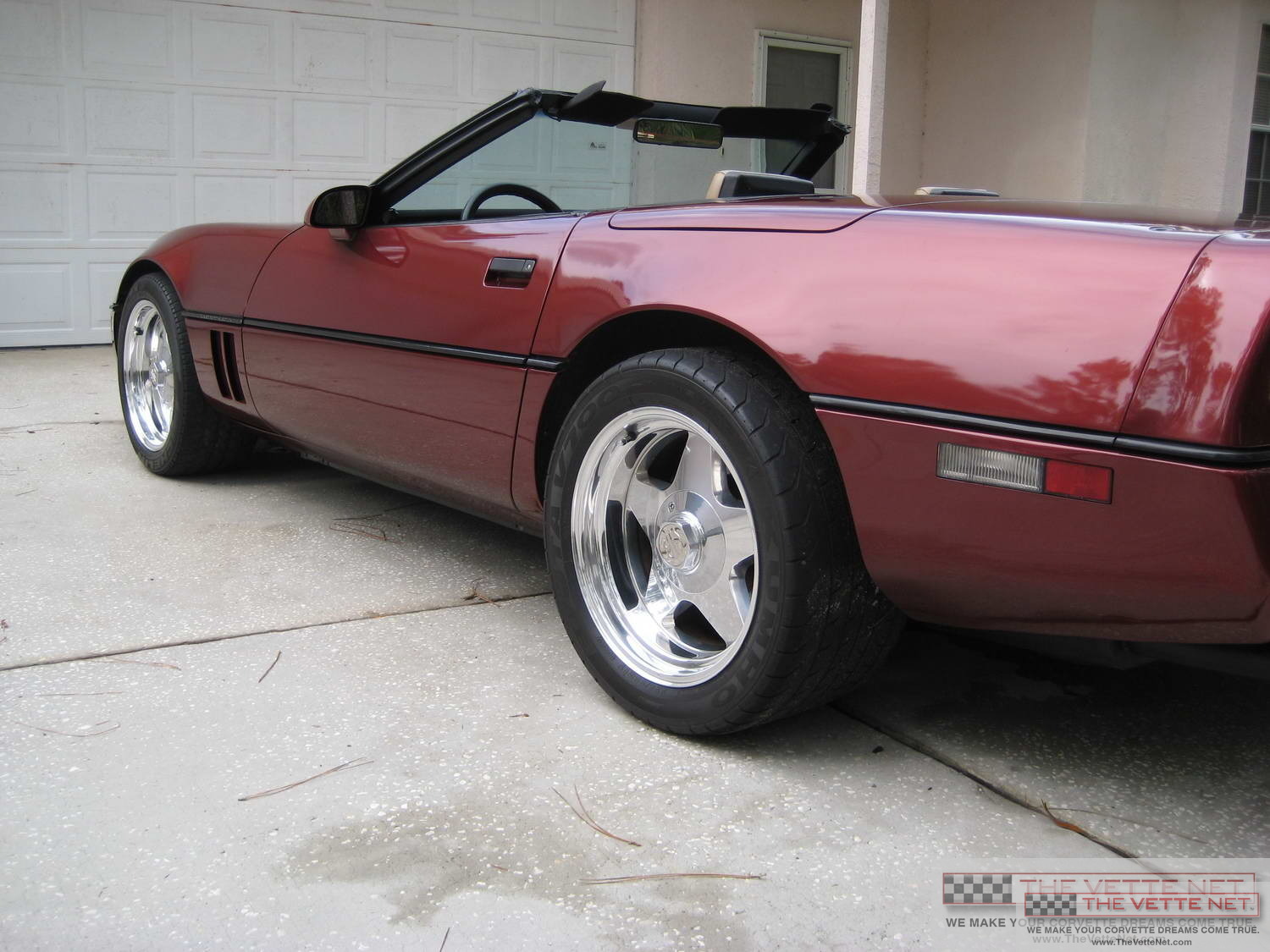 TheVetteNet.com - 1987 Corvette Convertible Dark Red Metallic