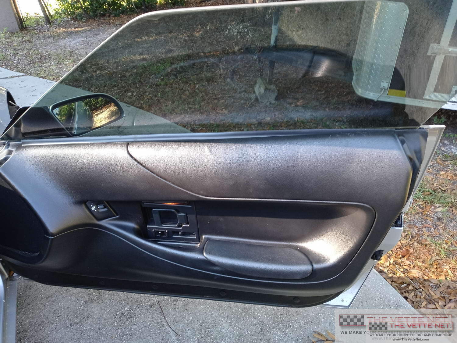 TheVetteNet.com - 1996 Corvette Convertible Sebring Silver